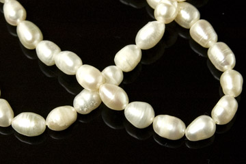 Ivory Rice Freshwater Pearl (25 Pack) - Beads And More